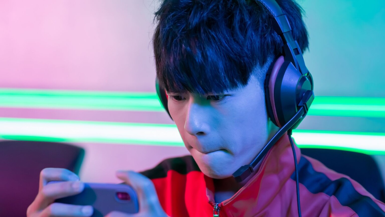 The History of Virtual Skins in Esports - Mygamerank